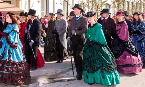 Traditional Costumes, 1 Pictures | English Echo