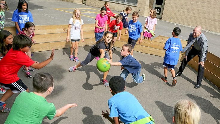 School, two Pictures | English Echo