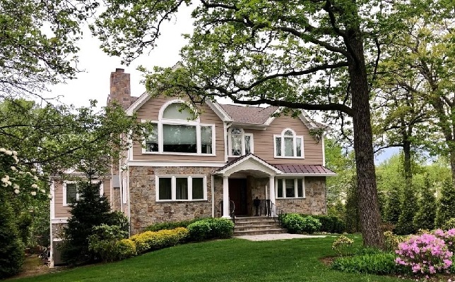 Houses, one | English Echo